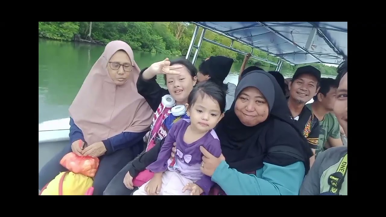 memancing di rumah rakit pak lim bagan lalang - YouTube