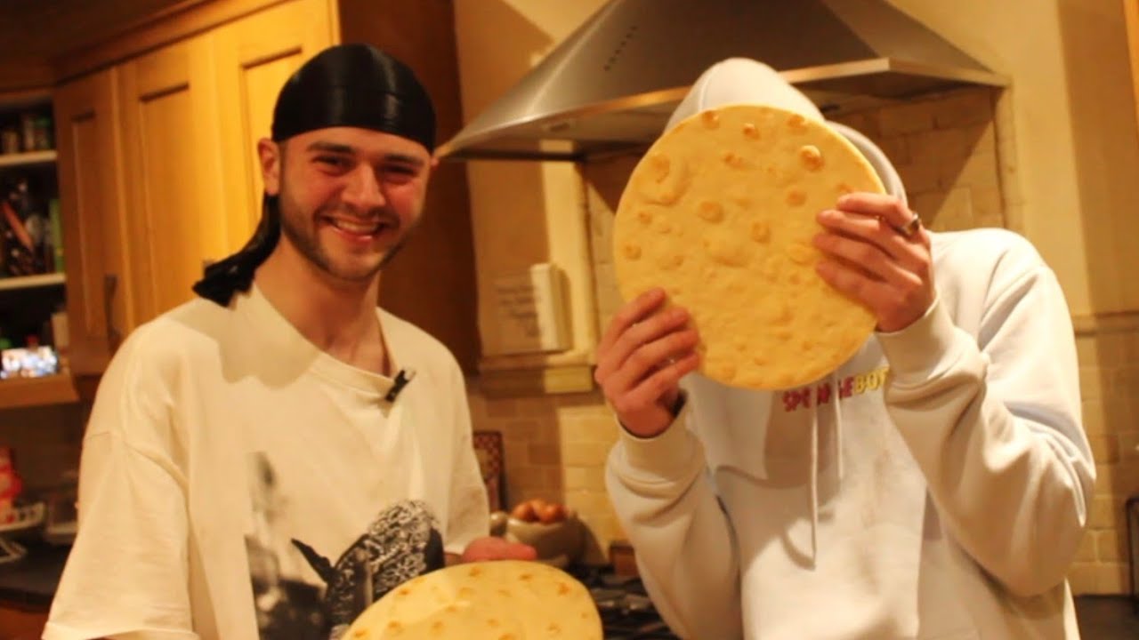 Cranjis Makes Pizza!!! (I THREW UP!!!!) - YouTube