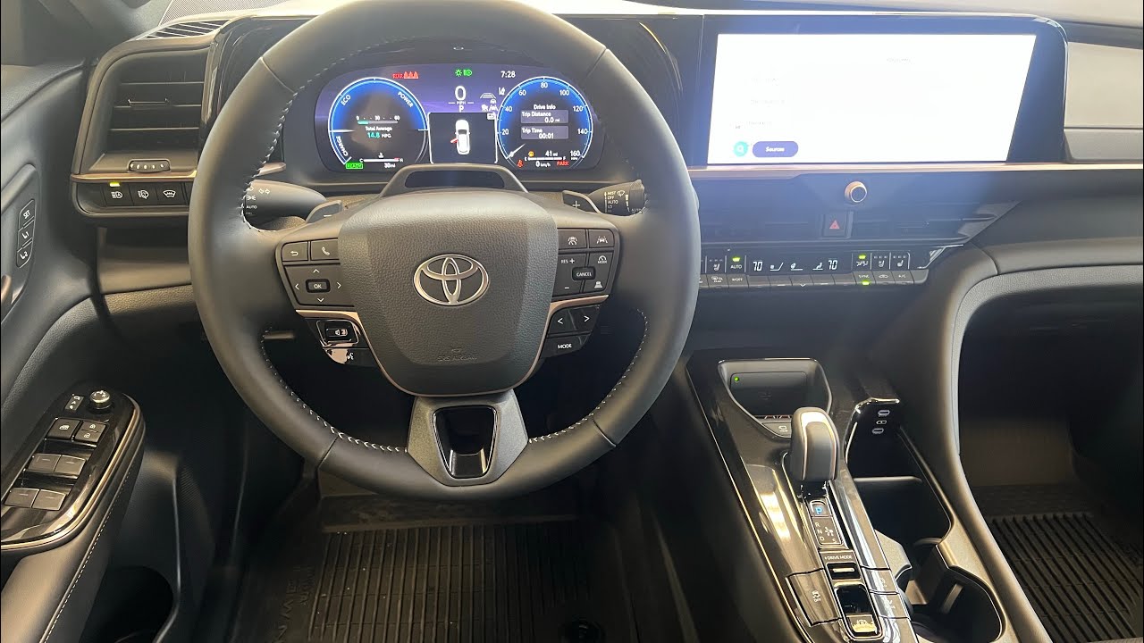 2025 Toyota Crown Signia Limited Complete Button Tutorial - YouTube