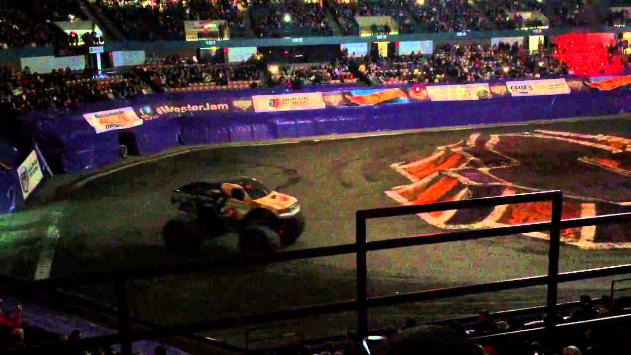 Monster Jam intro Worcester Massachusetts 2016 Saturday - YouTube