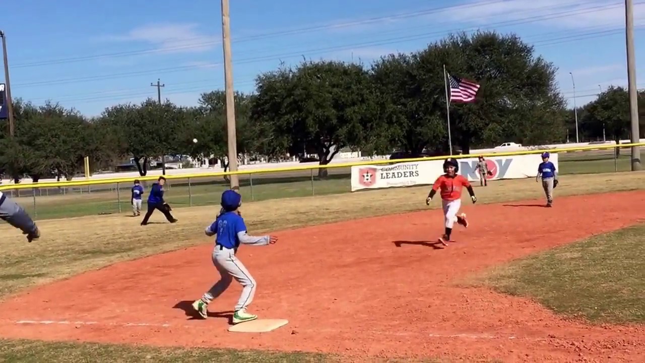 7U vs 9U baseball game - YouTube