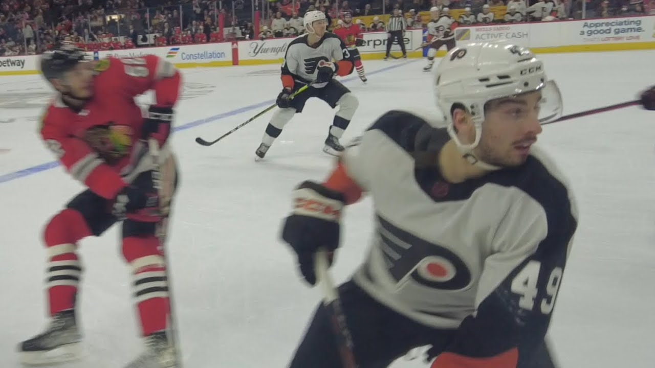 HOW DID WE GET IN THE FRONT ROW? FLYERS VS BLACKHAWKS - YouTube
