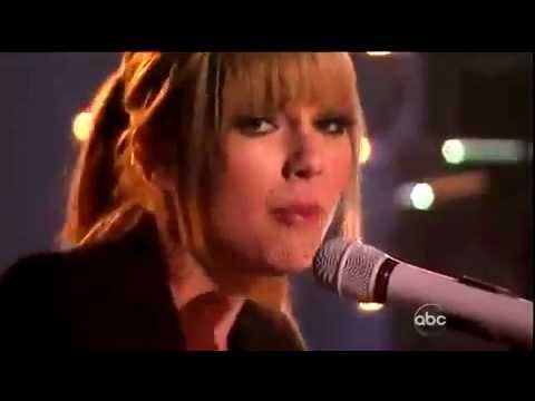 Taylor Swift - Back To December live - YouTube
