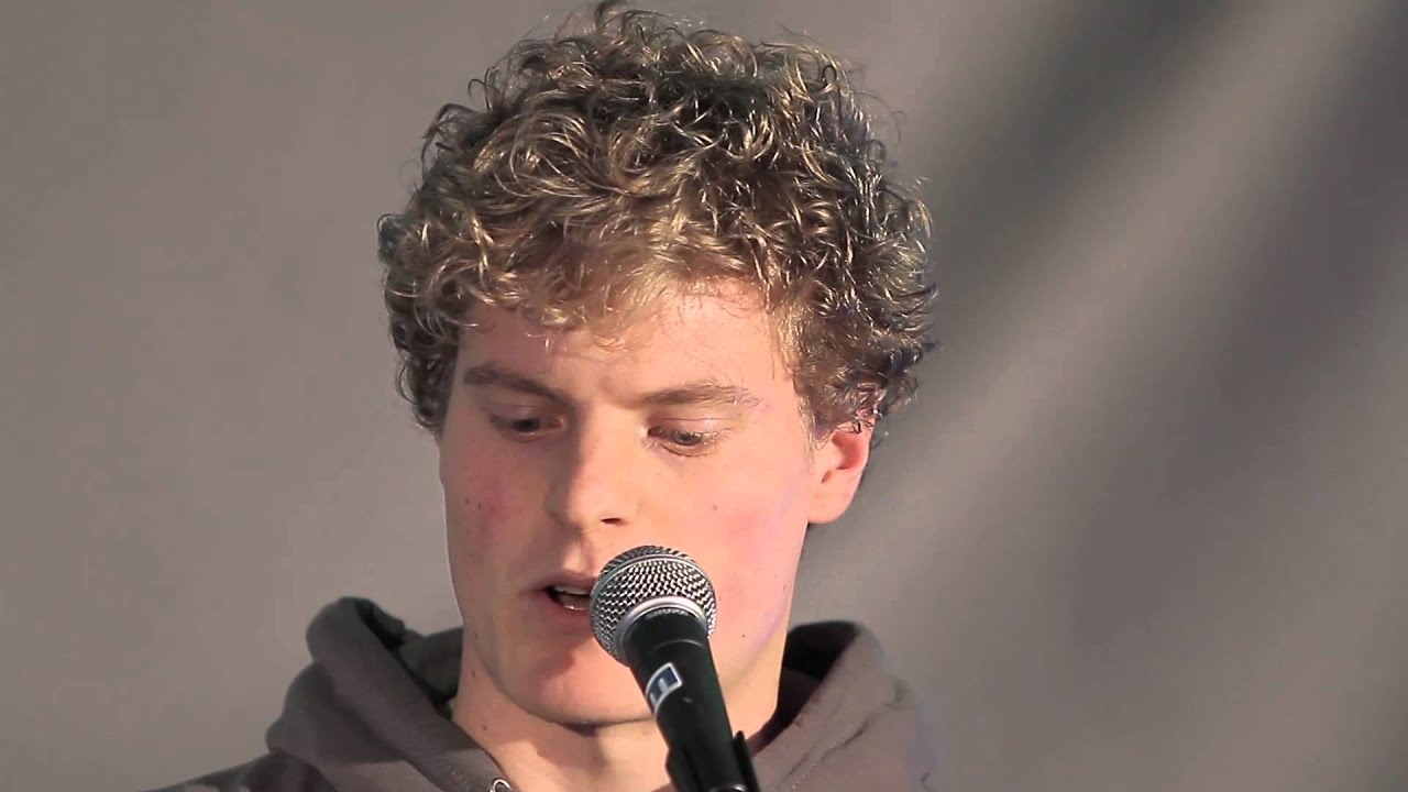 Ein sozialkritischer Text -- Thomas Spitzer live in Burghausen - YouTube