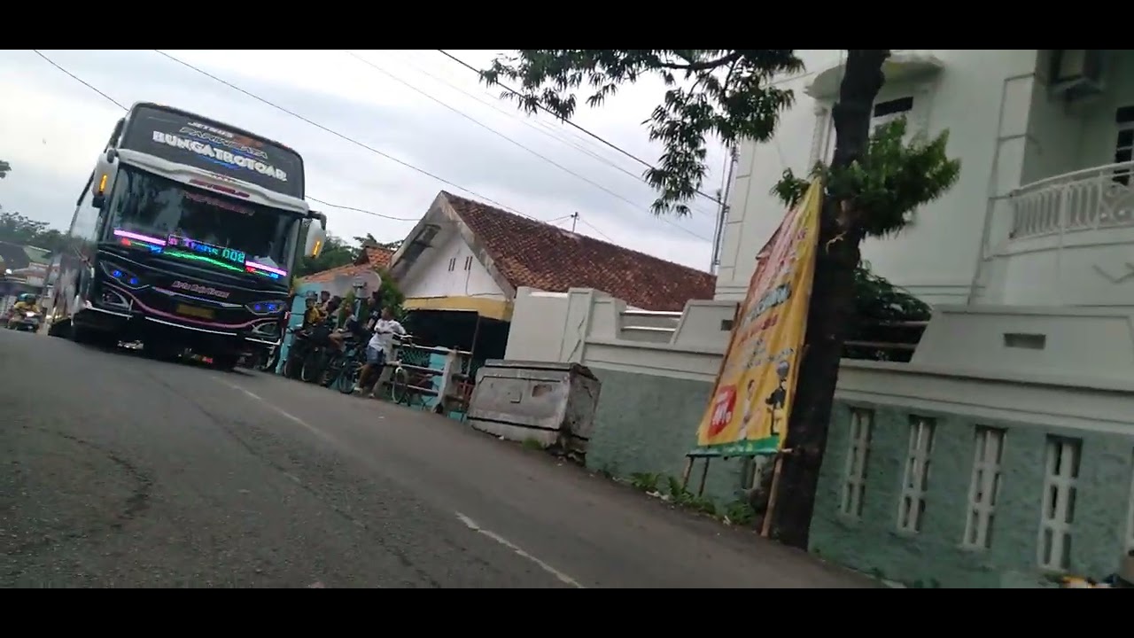 Bus Arto Rejo trans " Bunga Trotoar" Ngebasuri V3 - YouTube