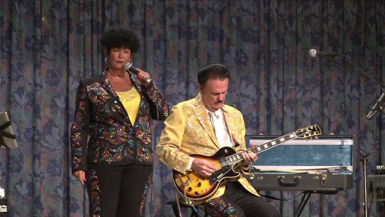 Walkin' After Midnight by Joe & Jan Edwards - YouTube