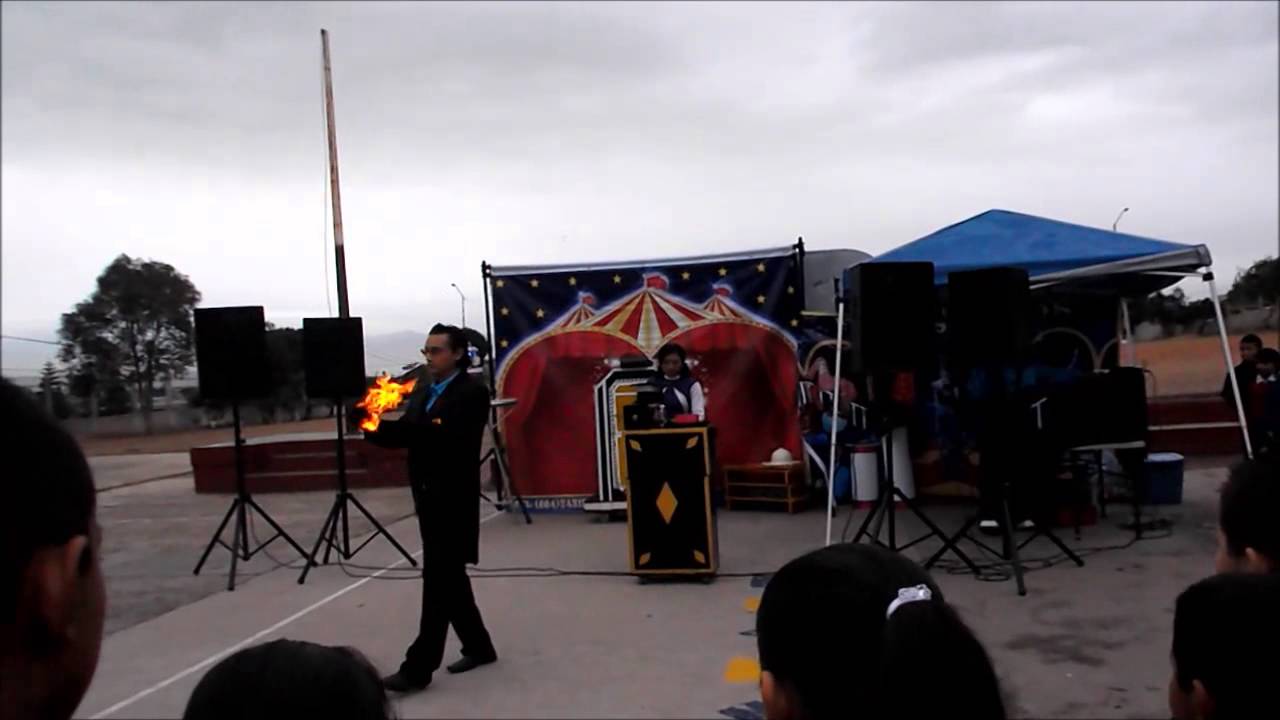 mago luigui y payaso rabanito - YouTube