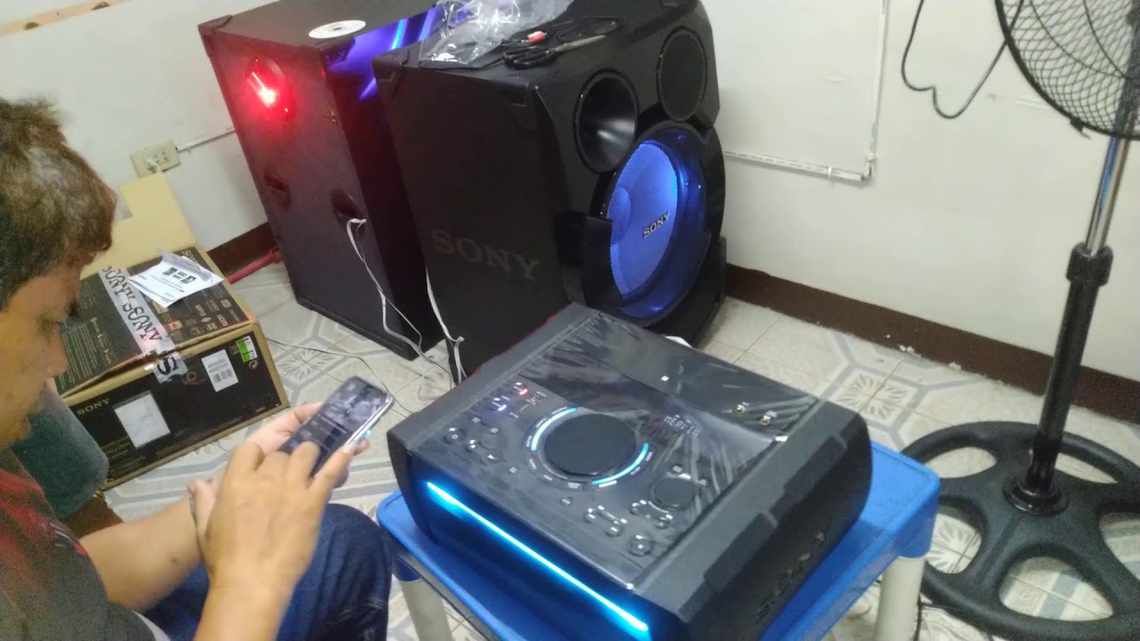 Sony Shake X70D - YouTube