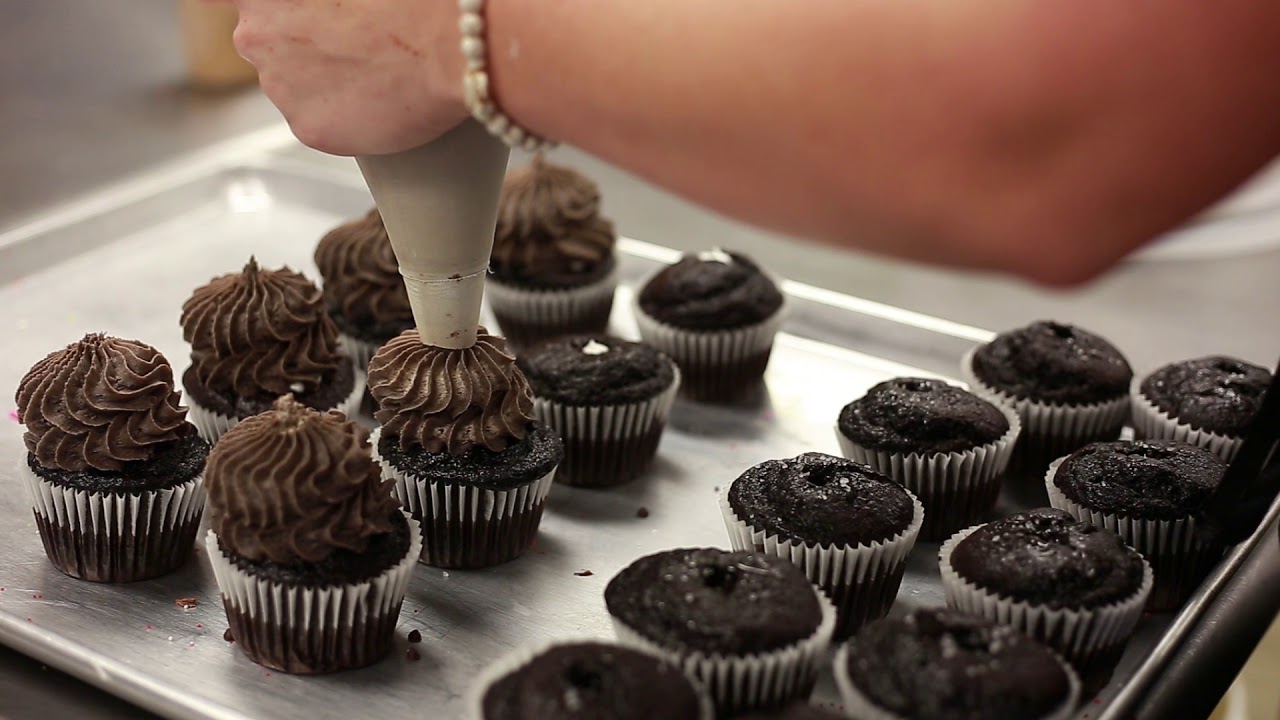Gigi's Cupcakes: Technology Makes for Easy Franchise - YouTube