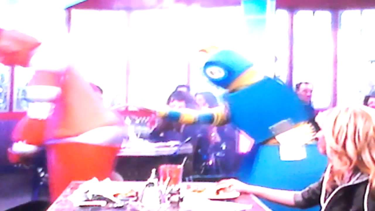 Sam and cat robot destroyer - YouTube