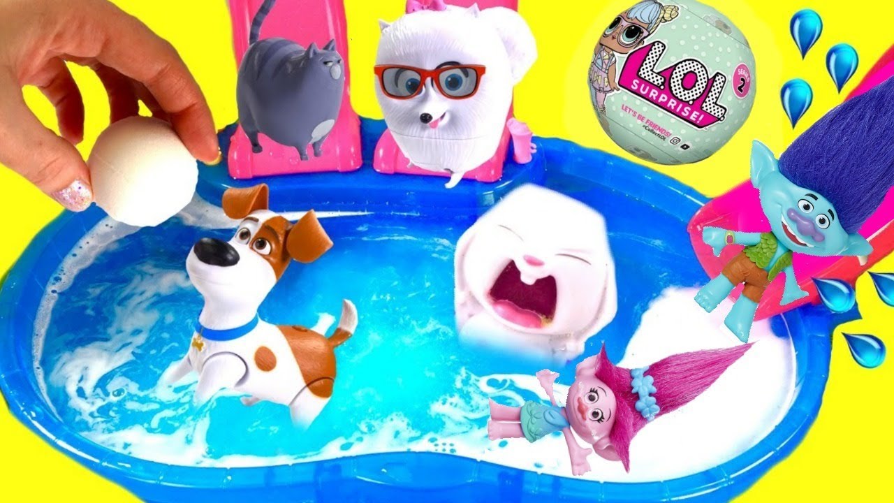 Trolls Movie Poppy Branch & The Secret Life of Pets Dive for Fizzy Bath ...