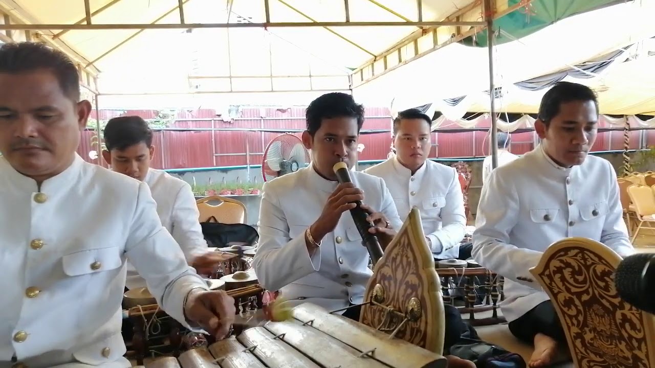 #ភ្លេងពិណពាទ្យ pinpeat orchestra - YouTube