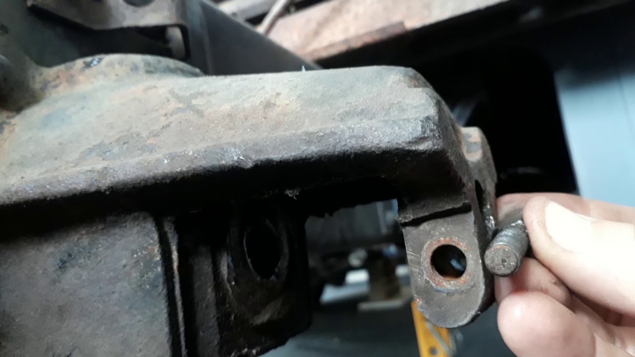 1958 Chevy Apache - Part 09 - Issue With Rear Leaves - YouTube