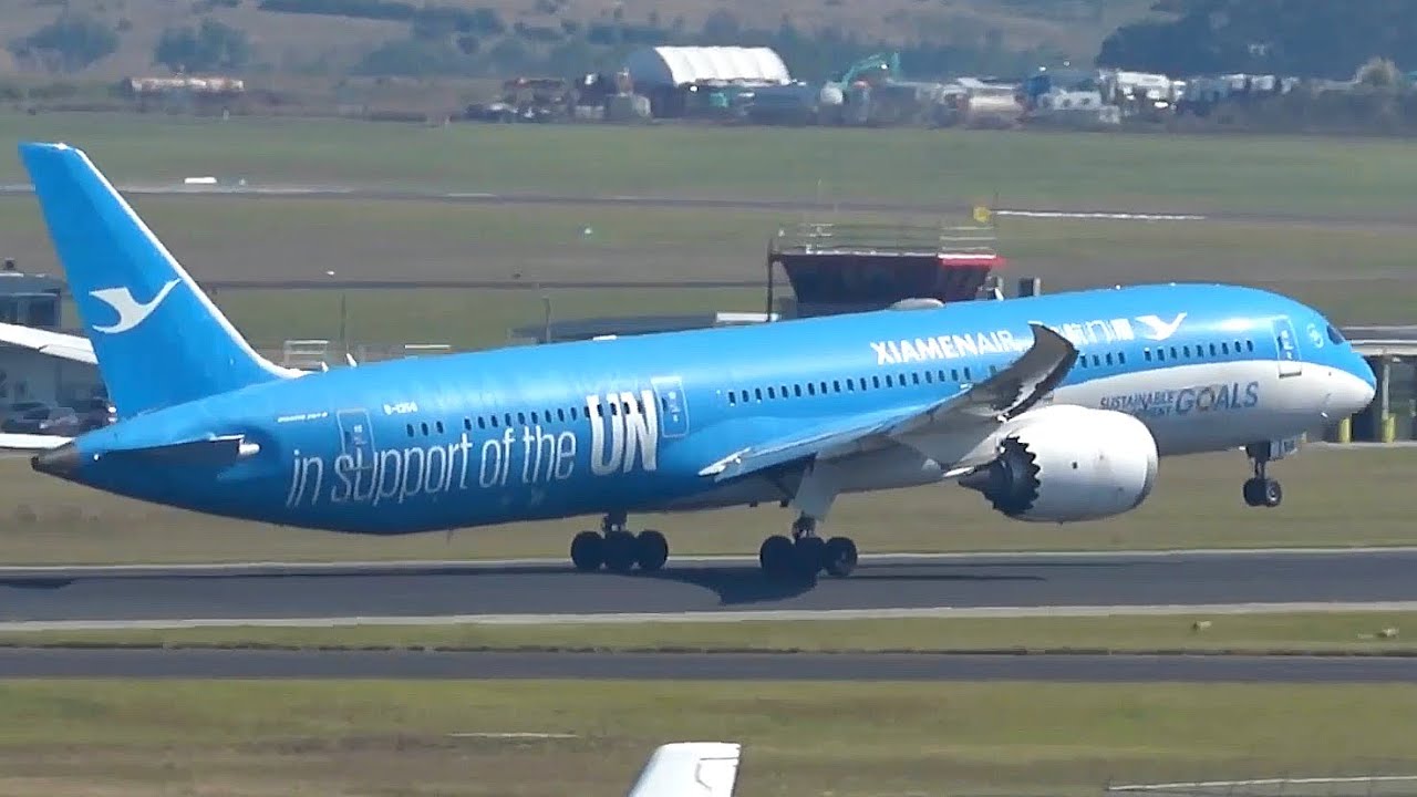 10 Minutes of BEAUTIFUL 4K Plane Spotting | Melbourne Airport Plane ...