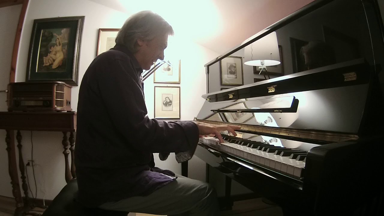 Chopin Nocturne Op. 72 pianista Enrico Vallone - YouTube