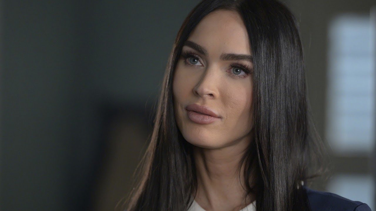 UN HOMBRE COMPRA UN ROBOT MEGAN FOX COMO SIRVIENDA, ¡PERO ELLA ESTÁ ...