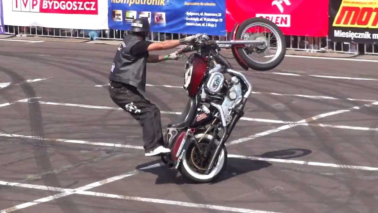 Stunt GP 2011 :: harley davidson stunt :: jeremy perrudin - YouTube