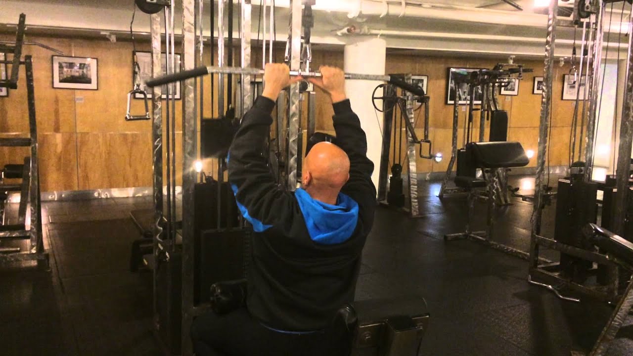 Narrow Grip Lat Pull Down - YouTube