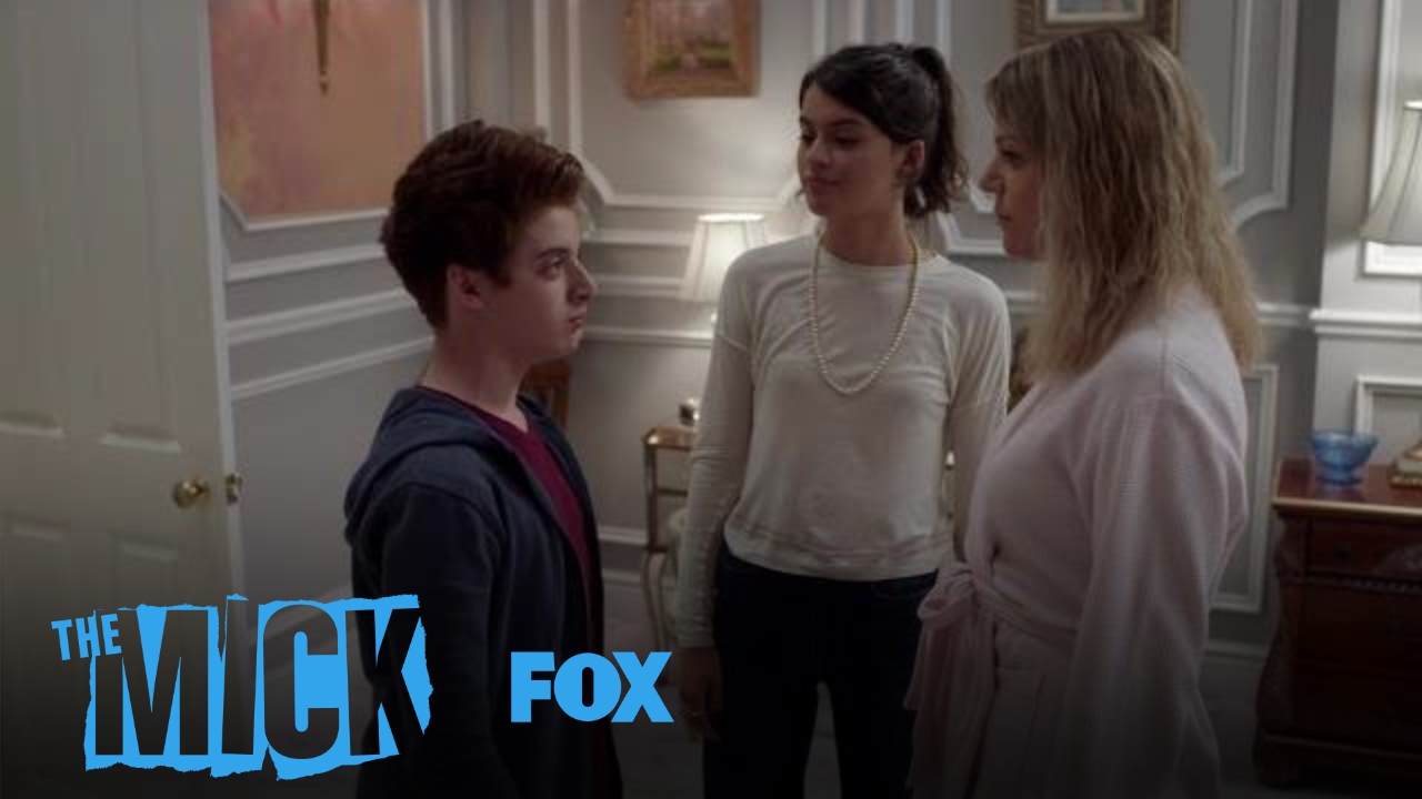 Sabrina, Chip, And Mickey Fight Over The Master Bedroom | Season 1 Ep ...