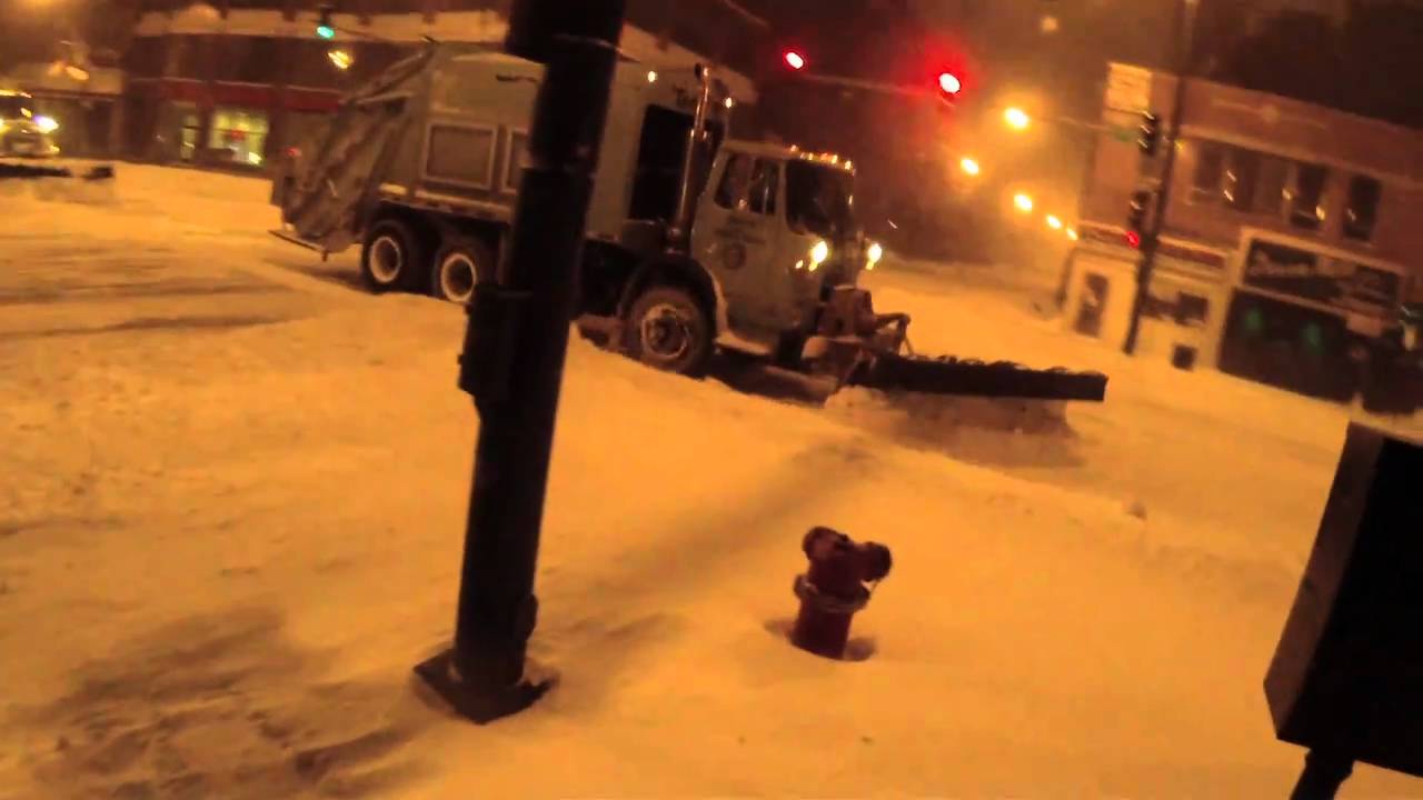 Thunder Snow, Chicago 2011 Blizzard - YouTube