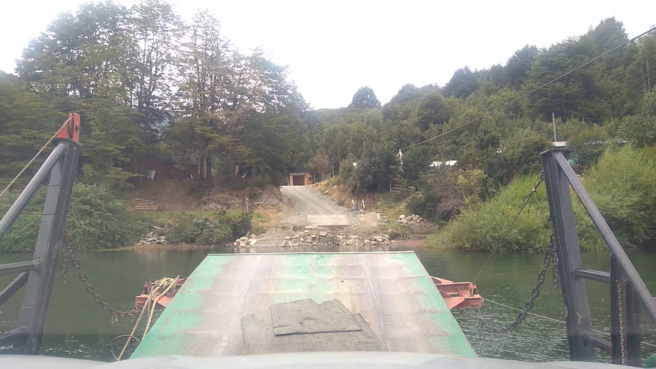 Cruce en balsa río Palena, sector El Malito - YouTube