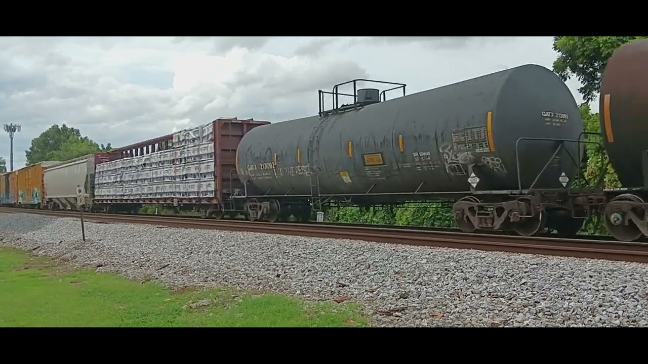 CSX M281 with CSX 3430 ET44AH and CSX 7207 CM44AH - YouTube