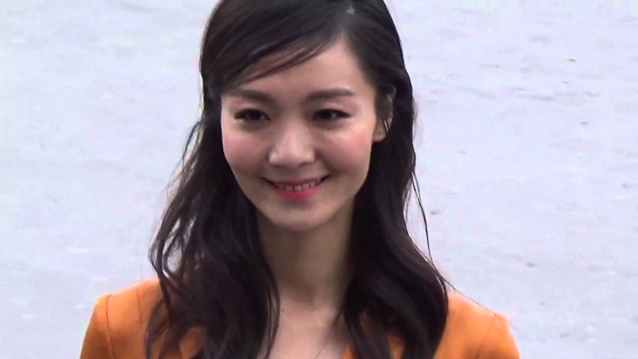 Chinese actress Xi Qi 齐溪 @ Paris 8 march 2016 Fashion Week show Shiatzy ...