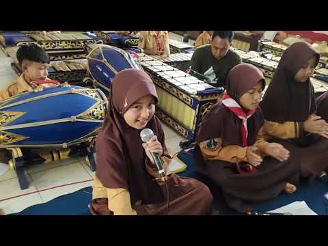 Bocah Ajaib Afnisa Nurrohmah Kelas 3 SD 1 WATUPATOK, latihan bersama karawitan Putra Laras