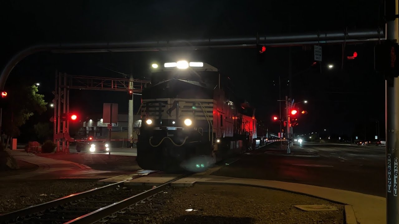 NS 4102 Leads a BNSF Ethanol Train into Glendale, Arizona - YouTube