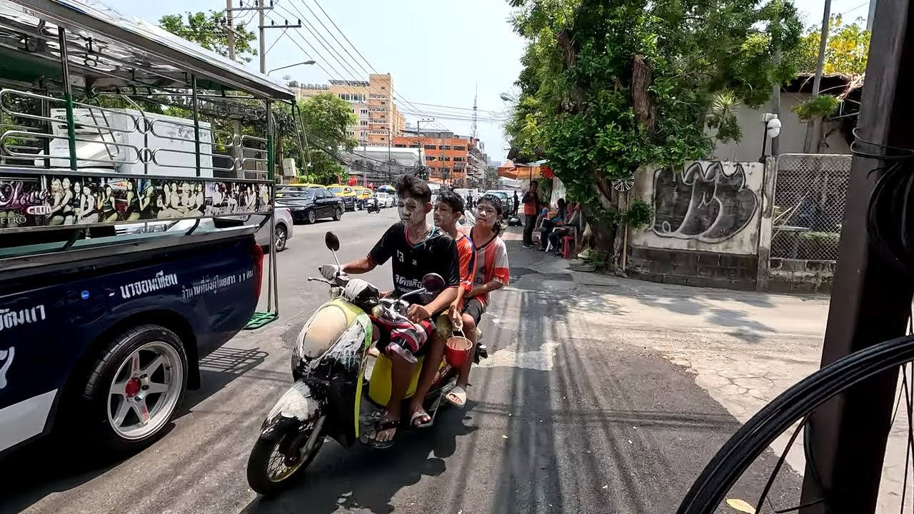 Day Walk in Thailand - Pattaya Sai Song Road - YouTube