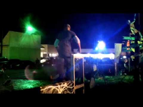 Nightmare Factory Outside Entertainment Pt 3 - YouTube