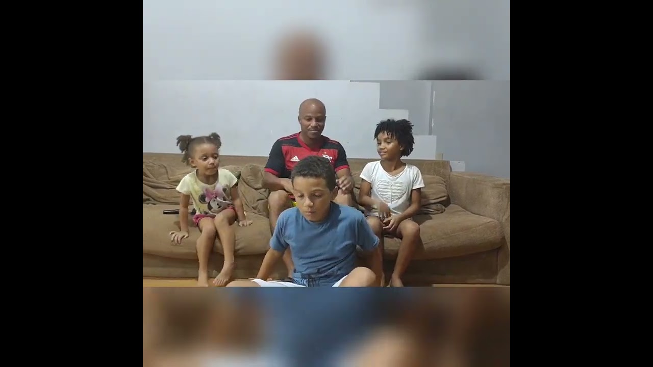 Brincando de adivinhar quem está tocando... - YouTube