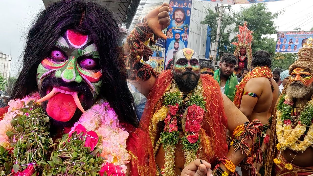 Potharajula Halchal at Gangaputra Bonalu || Potharaju Dance ...
