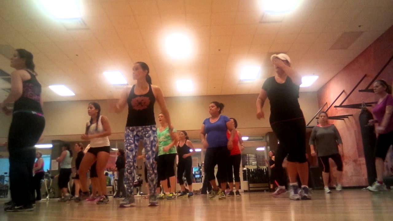 Maria Carolina Zumba Rumba - Pa'l Bailador by Joe Arroyo - YouTube