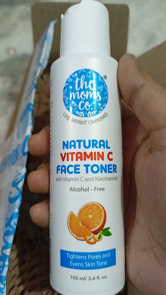 The Moms Co Natural Vitamin C Face Wash With Orange Peels And Pro