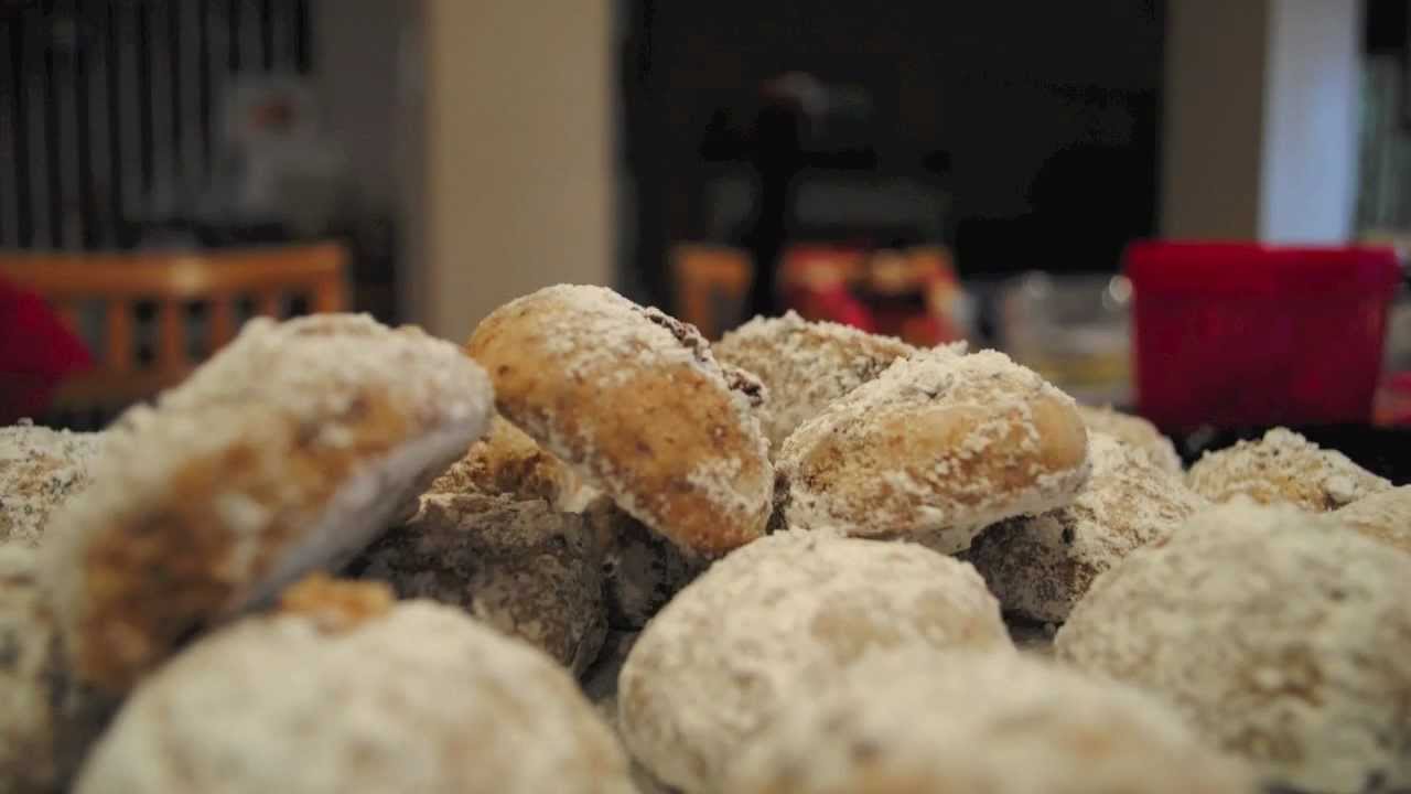 How-To Make Chocolate Mexican Wedding Cookies - YouTube