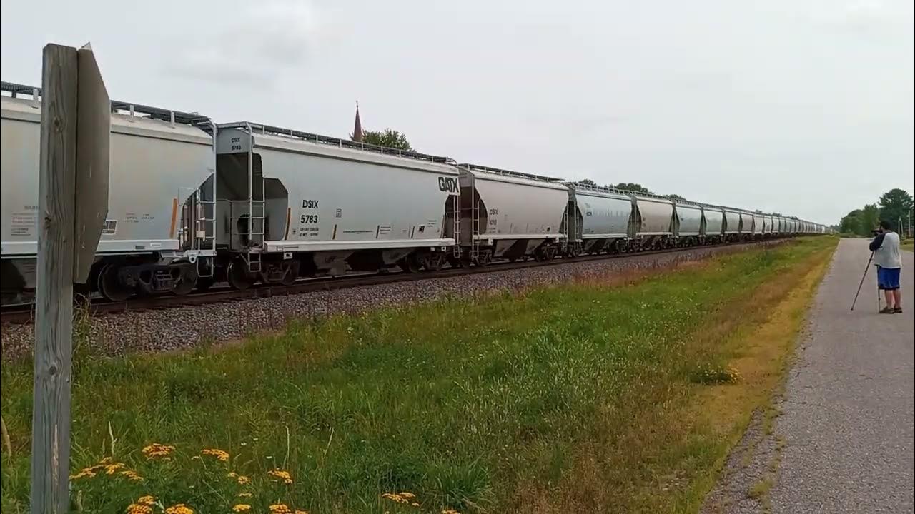 CN 3872 (ES44AC) Leads S773 Sand Loads Thru Blenker, WI - YouTube