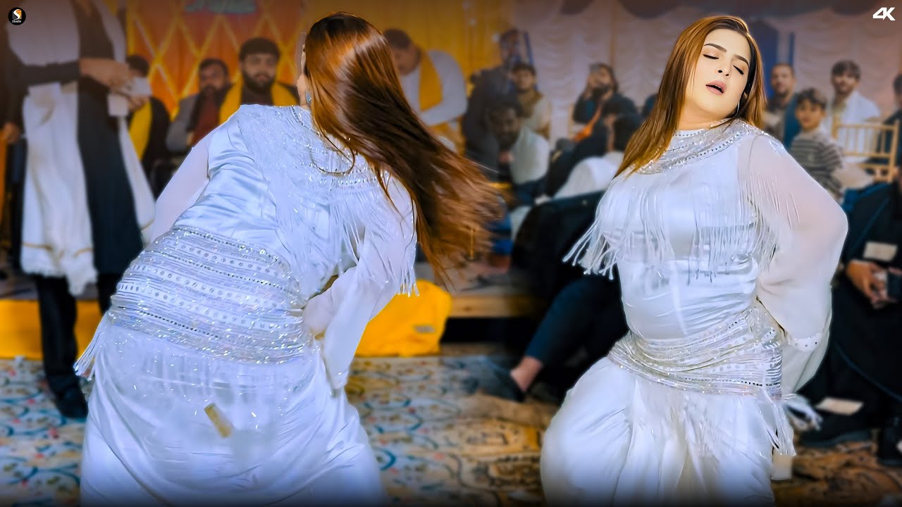 Mahi Mahi Ishq Da Charkha Chale , Chahat Baloch Mujra Dance Performance ...