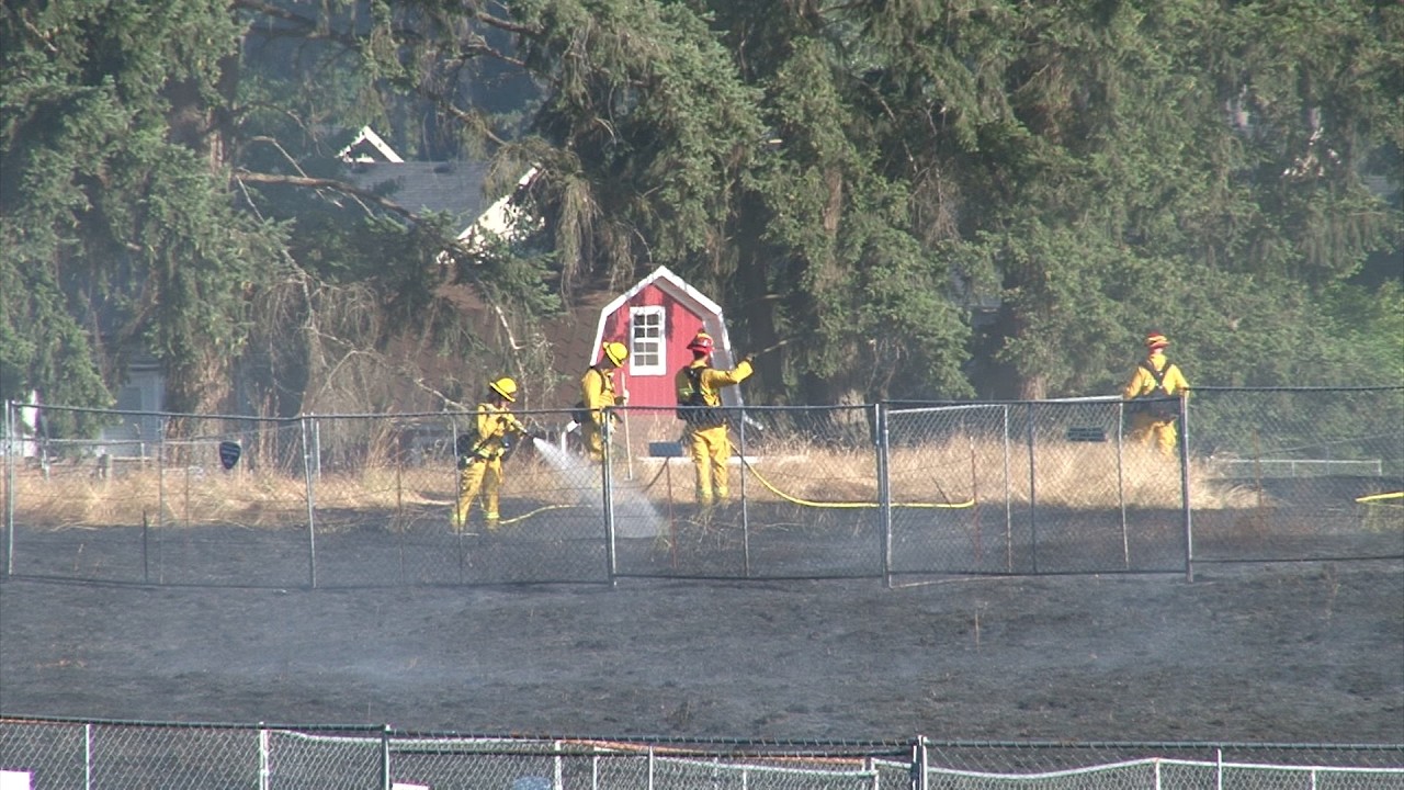 2 Alarm Brush Fire 224th Street East & 78th Ave East Graham WA - YouTube