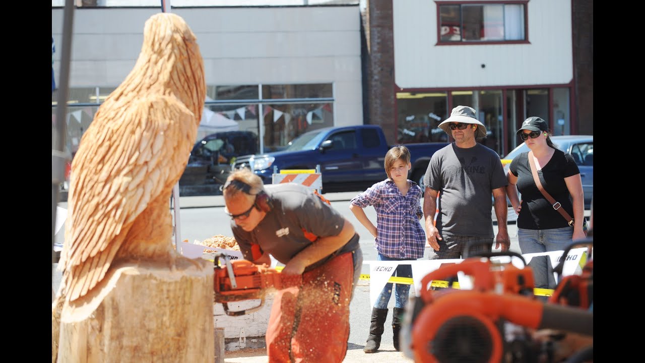 Loggerodeo 2015 Chain Saw Carving - YouTube