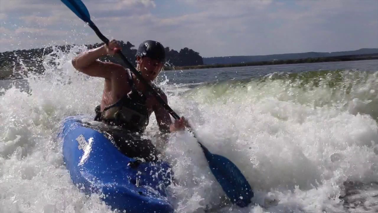 Double Wake Freestyle Kayaking - YouTube