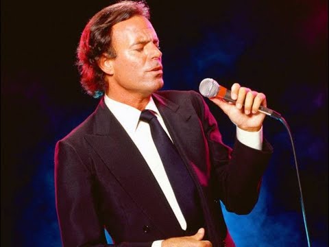 A media luz @ Julio Iglesias @ "Quei favolosi anni '60/70" - YouTube