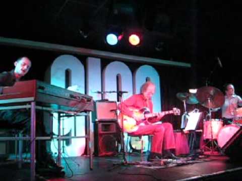 Steve Howe Trio - Close To The Edge - YouTube