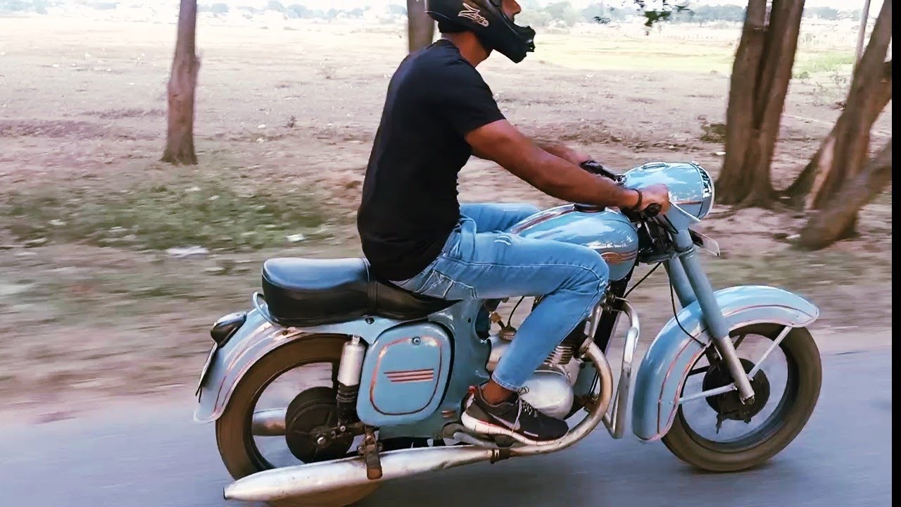 1973 Old model Jawa 250 - YouTube