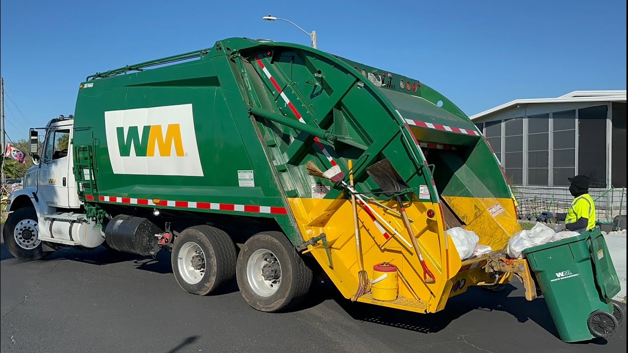 WM Ex Tag Axle Roaring Freightliner McNeilus Rear Loader Garbage Truck ...