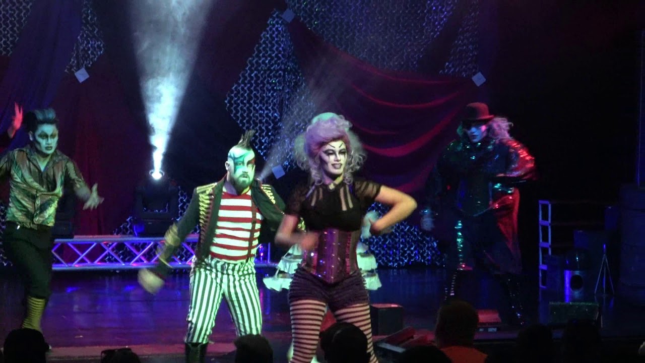 Six Flags Great America The Ring Masters Cabaret Youtube