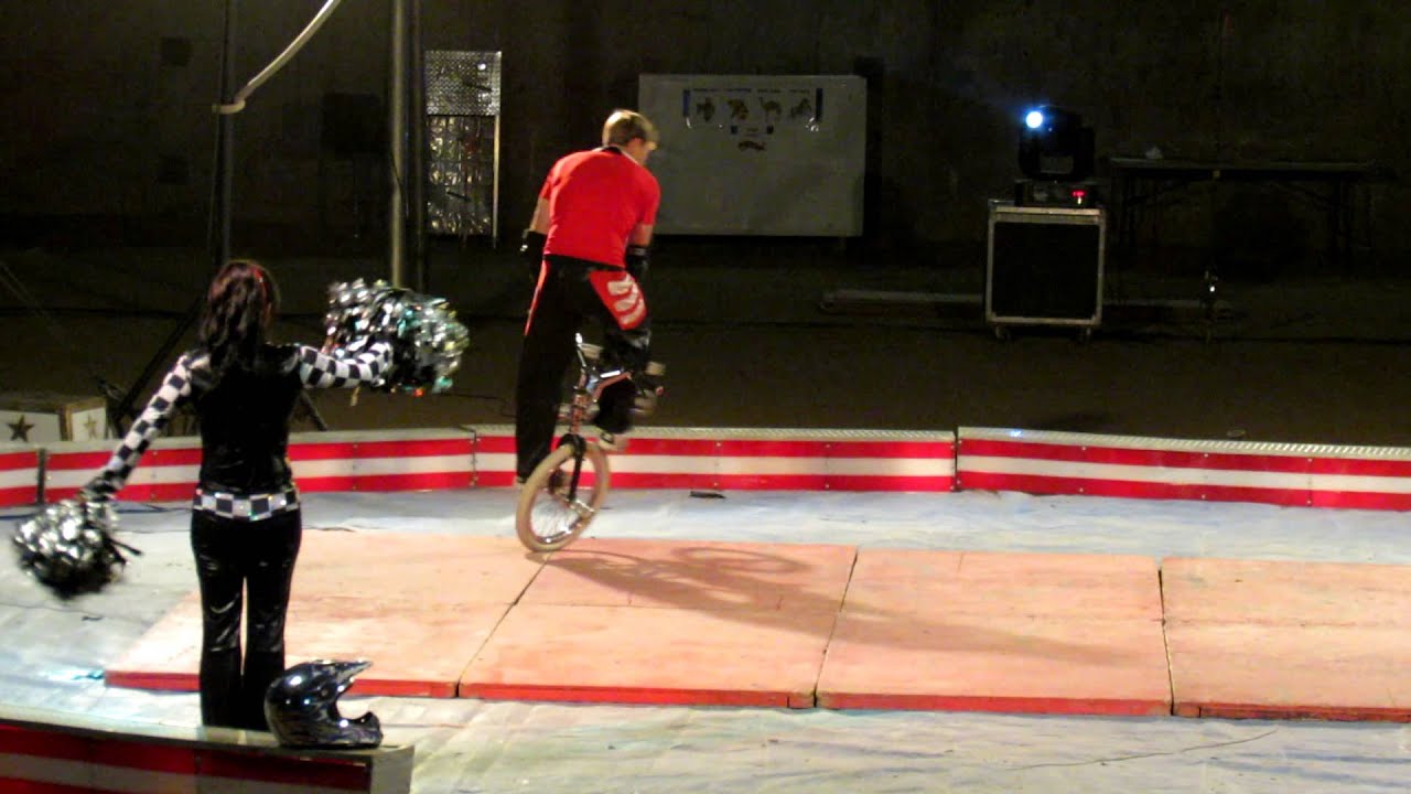 Circus BMX Tricks = RAD :) - YouTube
