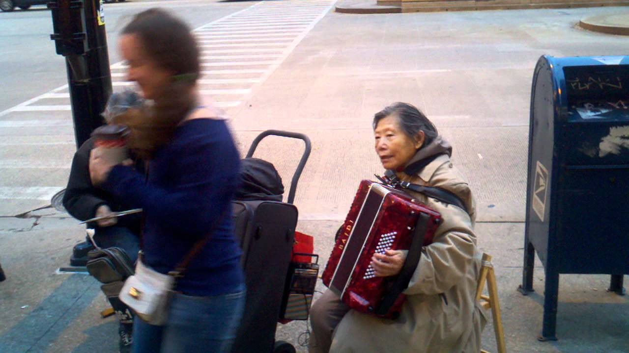 Chinese Street performers in Chicago - YouTube