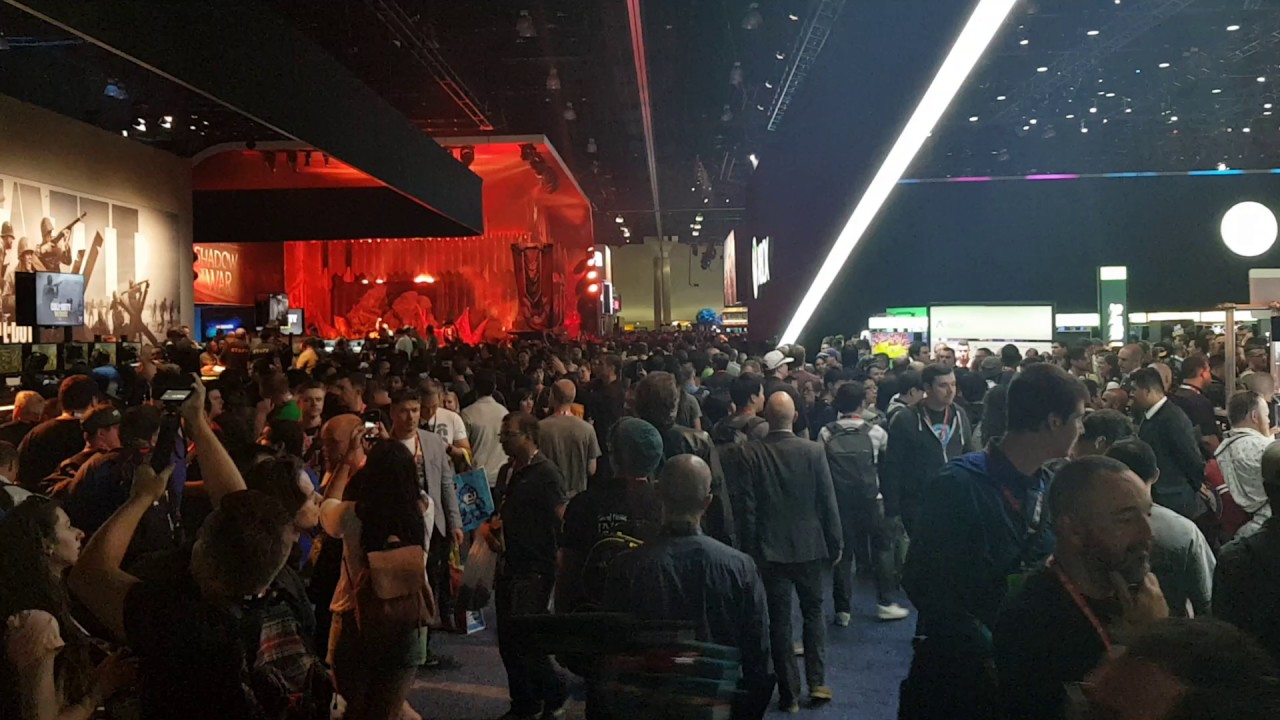The Crowds In South Hall, E3 2017 - YouTube