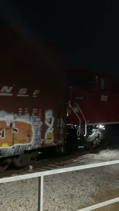 CP 4WHA switching cars for H62 with SD40-2F 9017! - YouTube